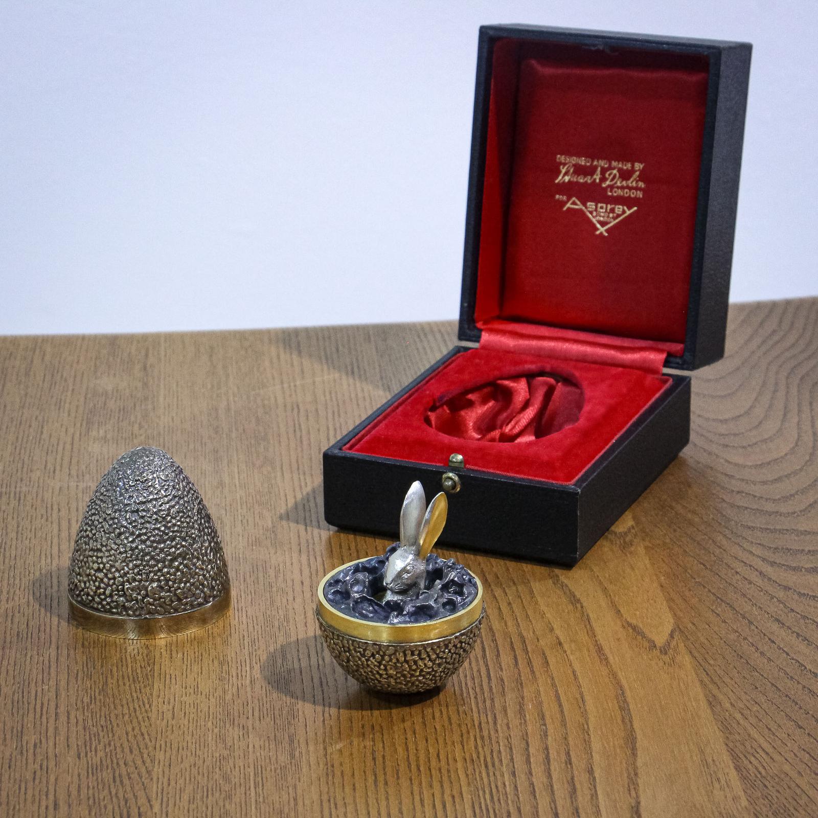 Cased Stuart Devlin for Asprey Silver Gilt Egg with Hare - S4DZST4167 ...