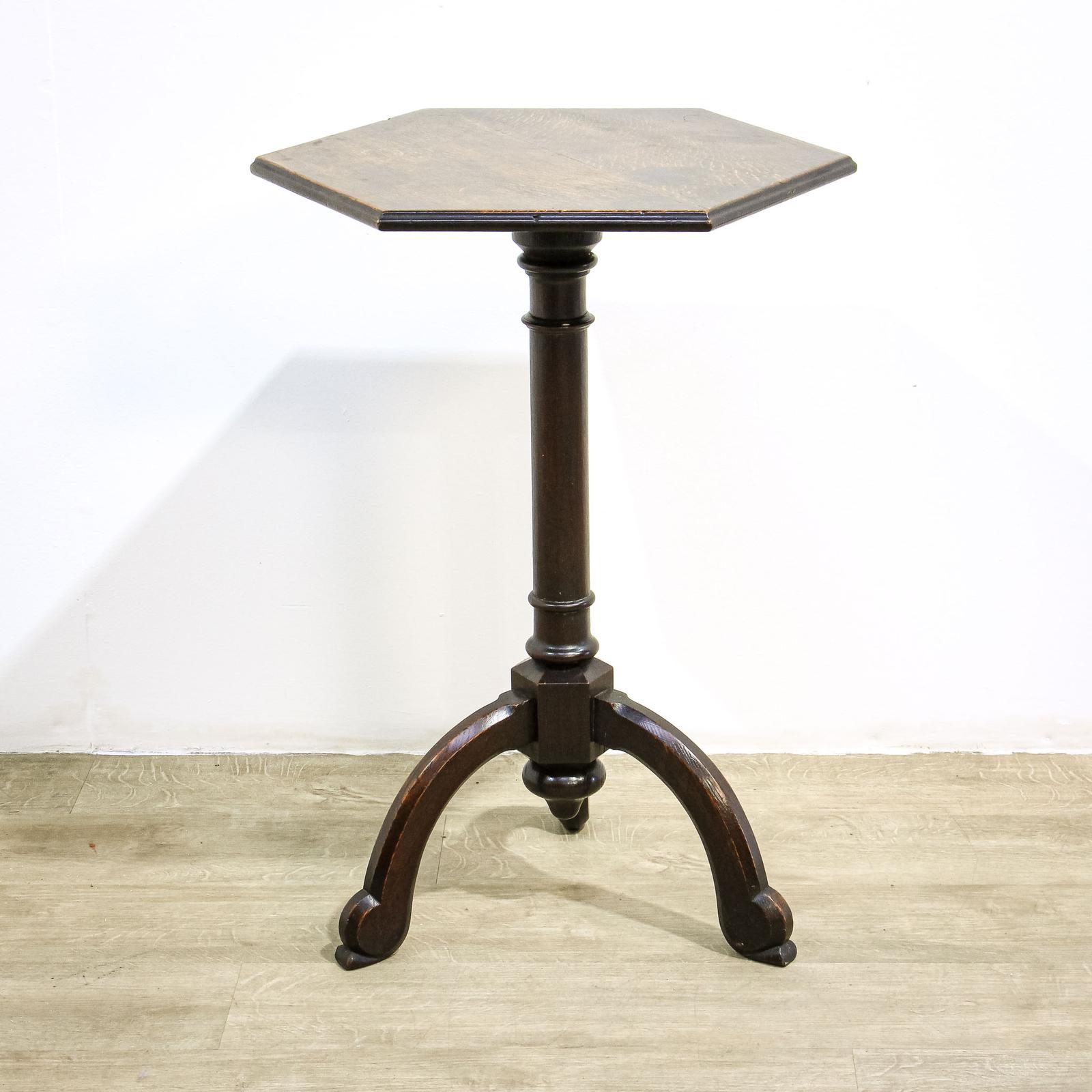 Pugin Influenced Oak Side Table - S4DZST4060 / LA511296