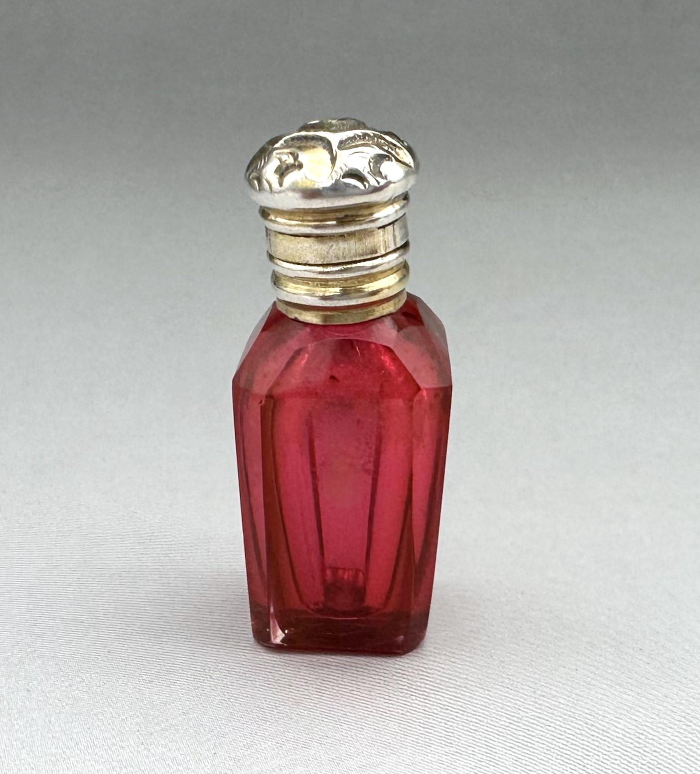 A Gorgeous French Silver Gilt Miniature Scent Bottle - ACA2262 / LA561049
