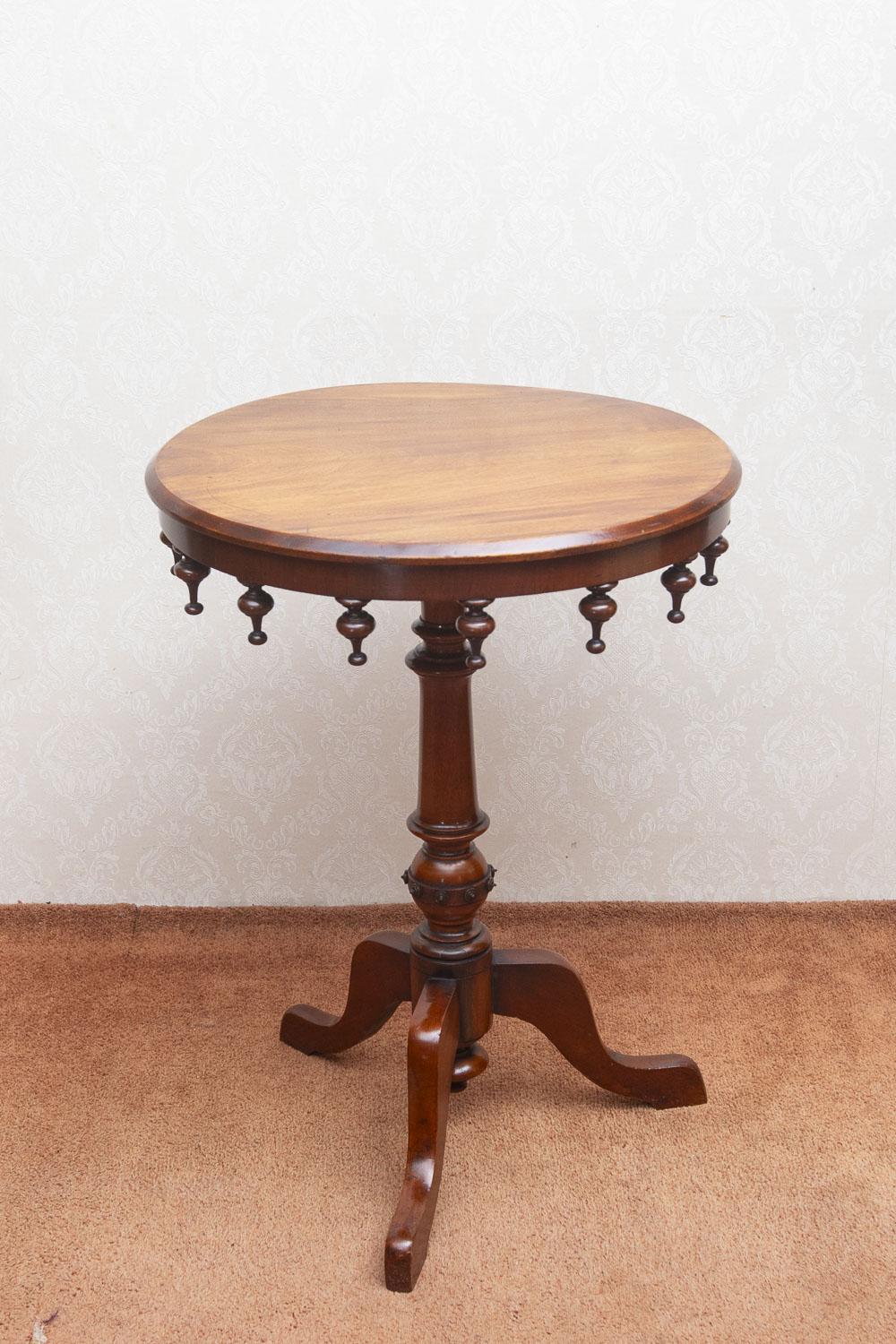 Unusual Mid Victorian Mahogany Occasional Table - 1534 / LA525764