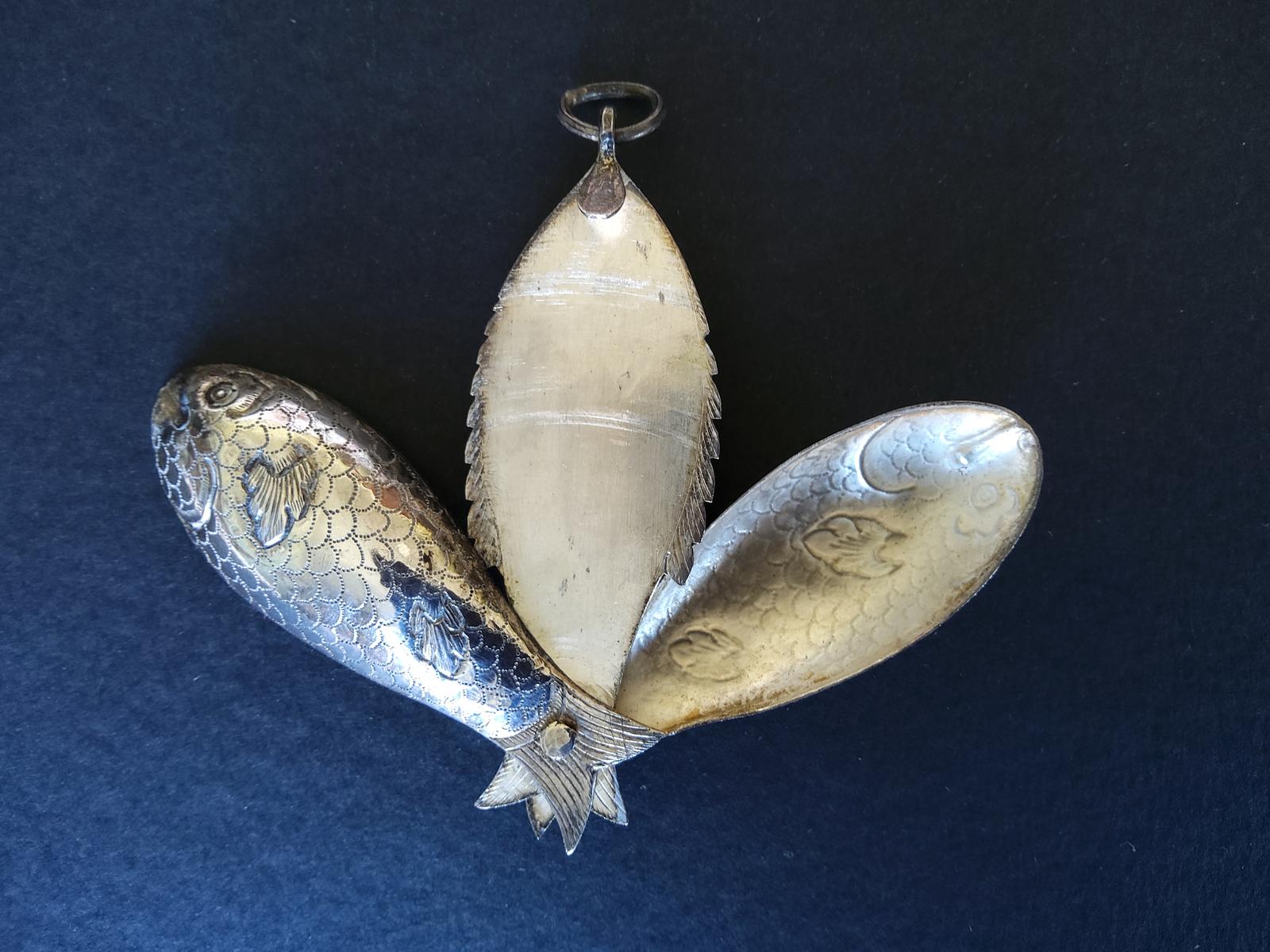 White Metal Fish Locket Pendent - LA396387 | LoveAntiques.com