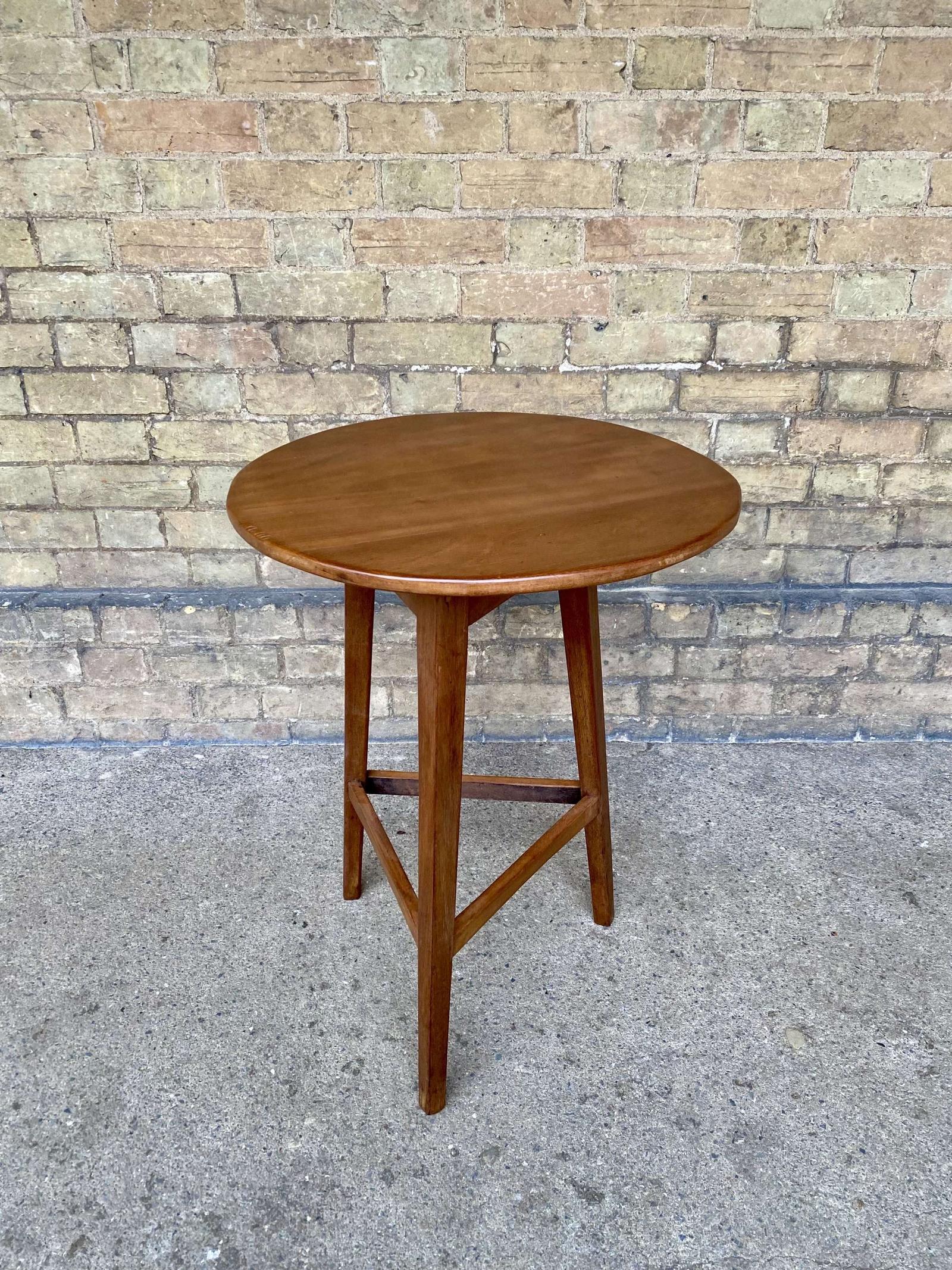 Pine Cricket Table - 0176 / LA521345