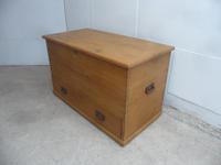 Antique Vintage Chests & Storage Trunks for Sale | LoveAntiques.com